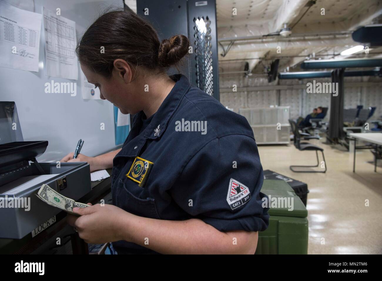 Commander destroyer squadron 40 hi-res stock photography and images - Alamy