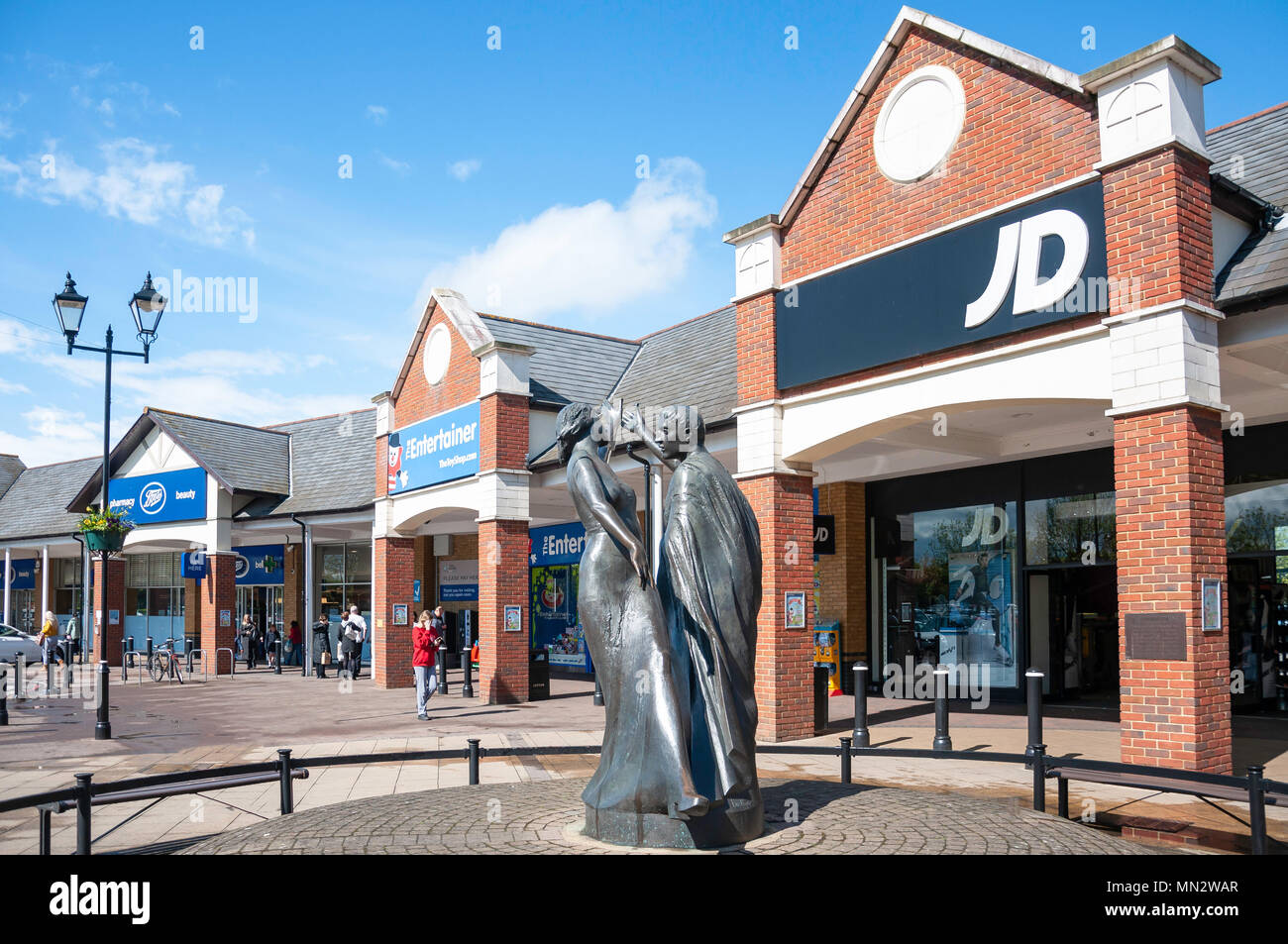 Staines shopping centre hi-res stock photography and images - Alamy