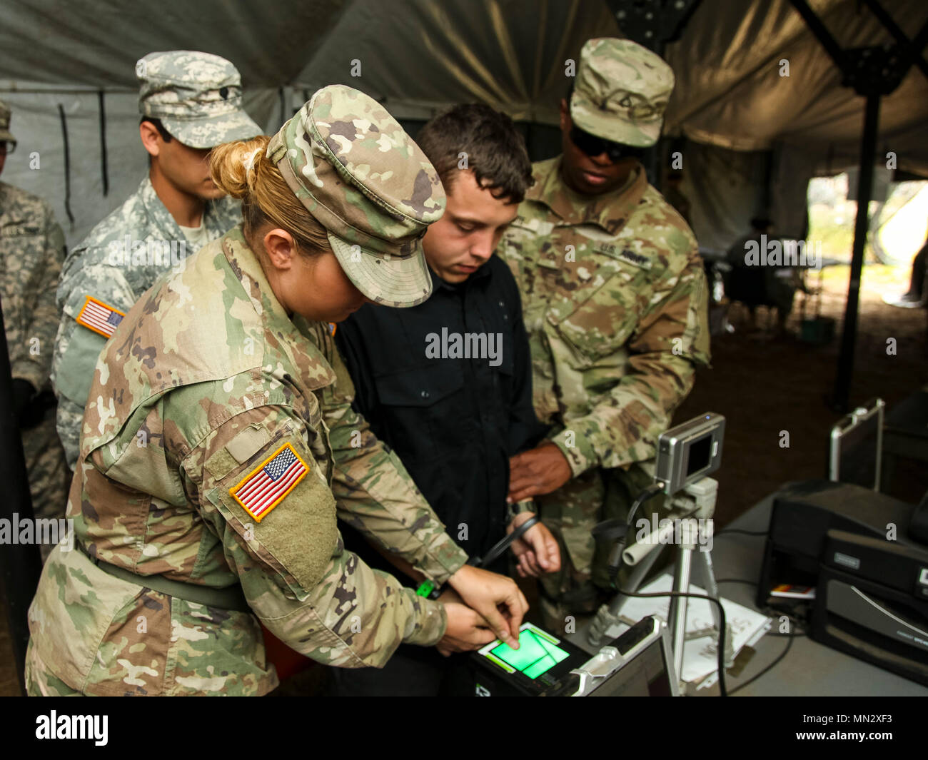 400th military police battalion hi-res stock photography and images - Alamy