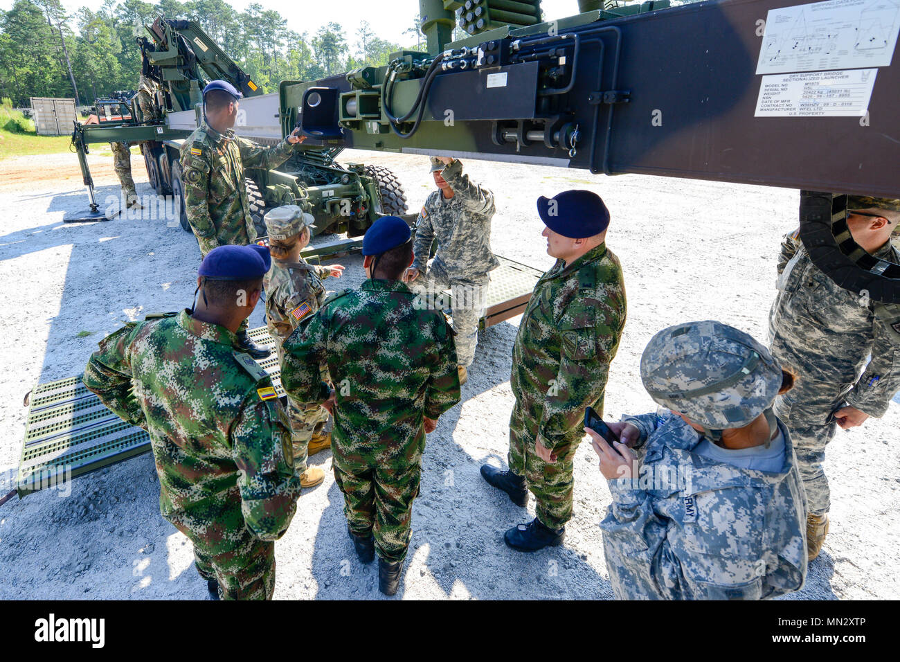Colombian Army engineers learn about the dry support bridge, bridging ...