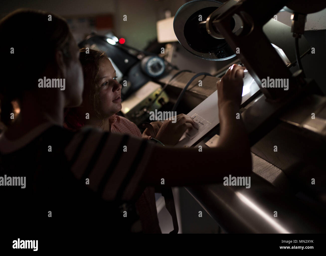 Solar eclipse 2017 school hi-res stock photography and images - Alamy