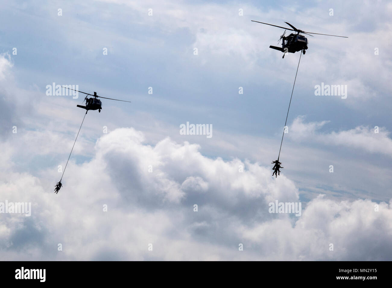 Tactical Air Control Party (TACP) Airmen with the New Jersey Air ...