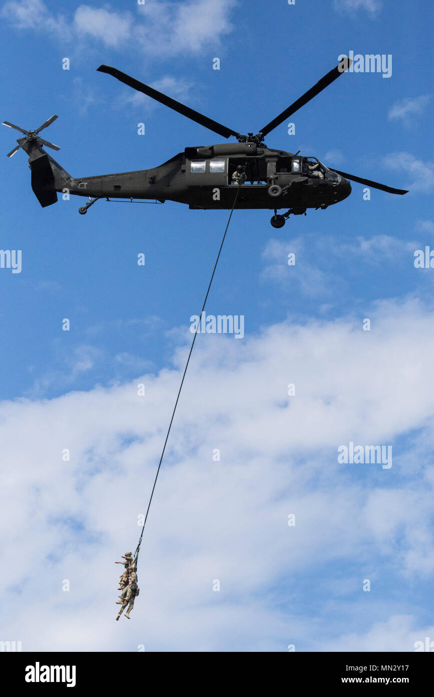 Tactical Air Control Party (TACP) Airmen with the New Jersey Air ...