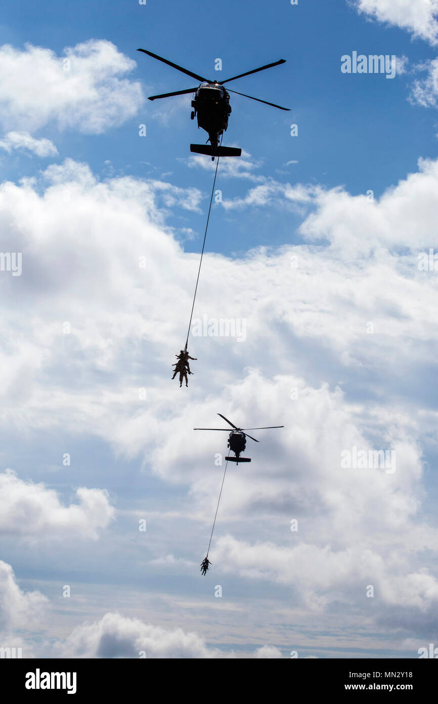Tactical Air Control Party (TACP) Airmen with the New Jersey Air ...