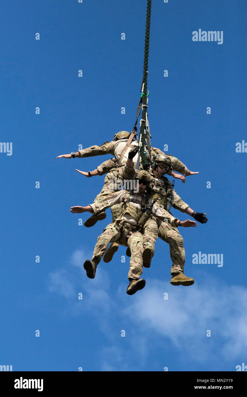 Tactical Air Control Party (TACP) Airmen with the New Jersey Air ...
