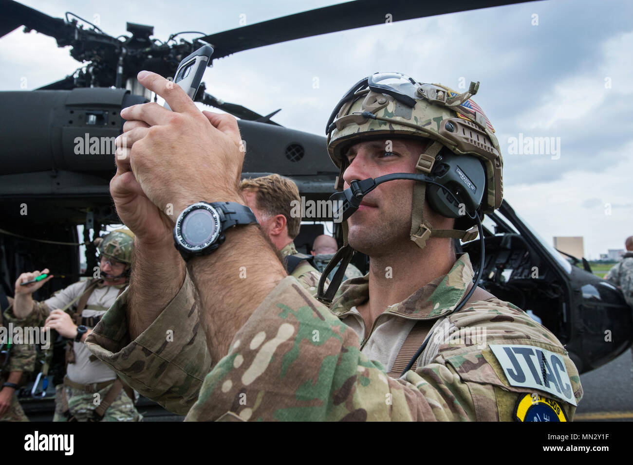 A U.S. Air Force Tactical Air Control Party (TACP) member, with the New ...