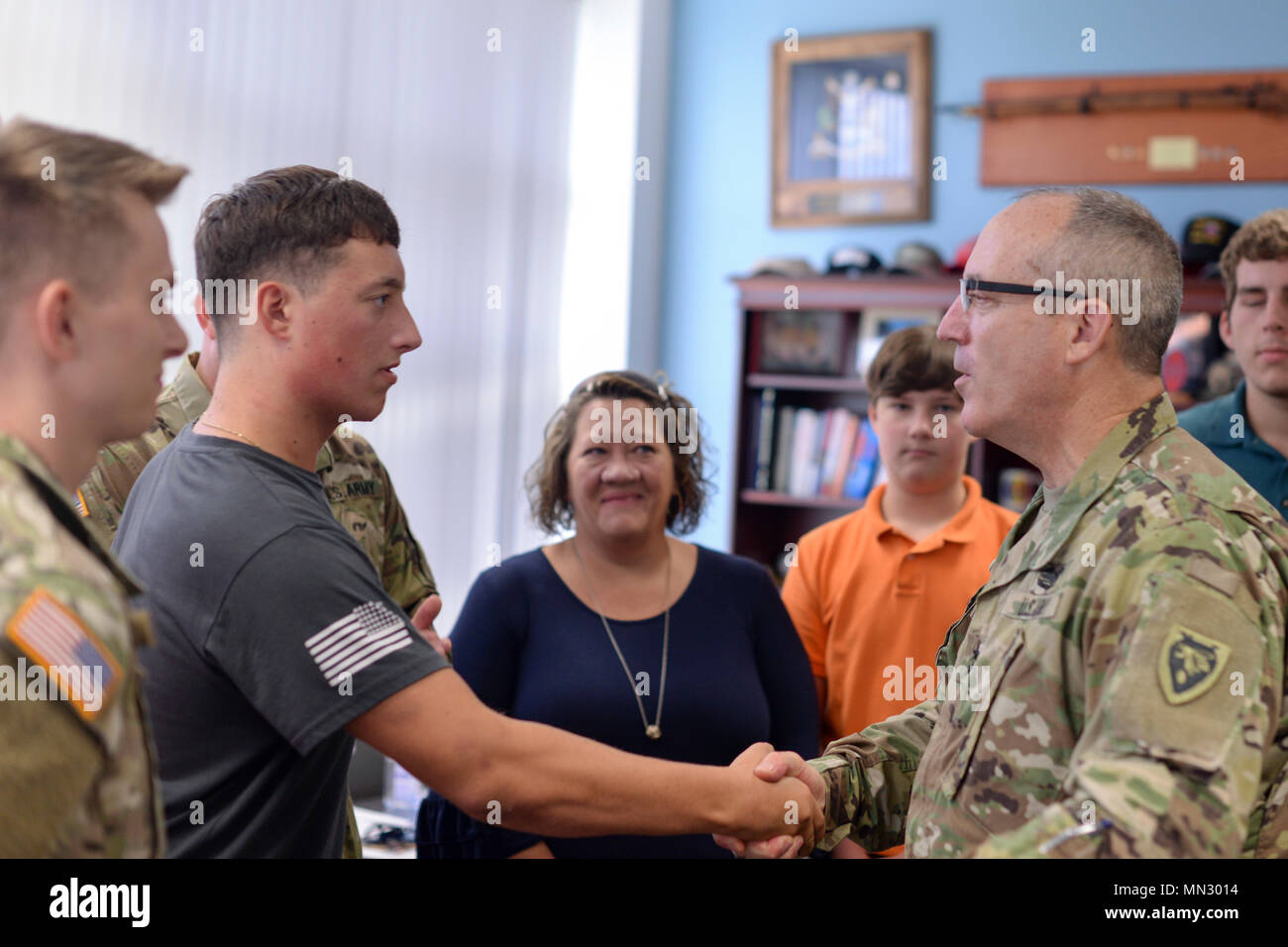 Chief warrant officer 3 bruce jones hi-res stock photography and images ...
