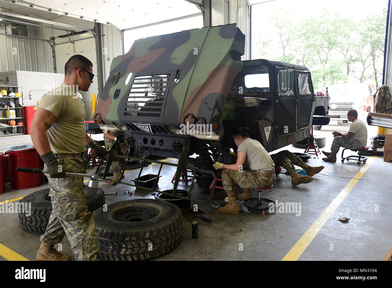 Army Reserve wheeled vehicle mechanics assigned to the 950th Support ...
