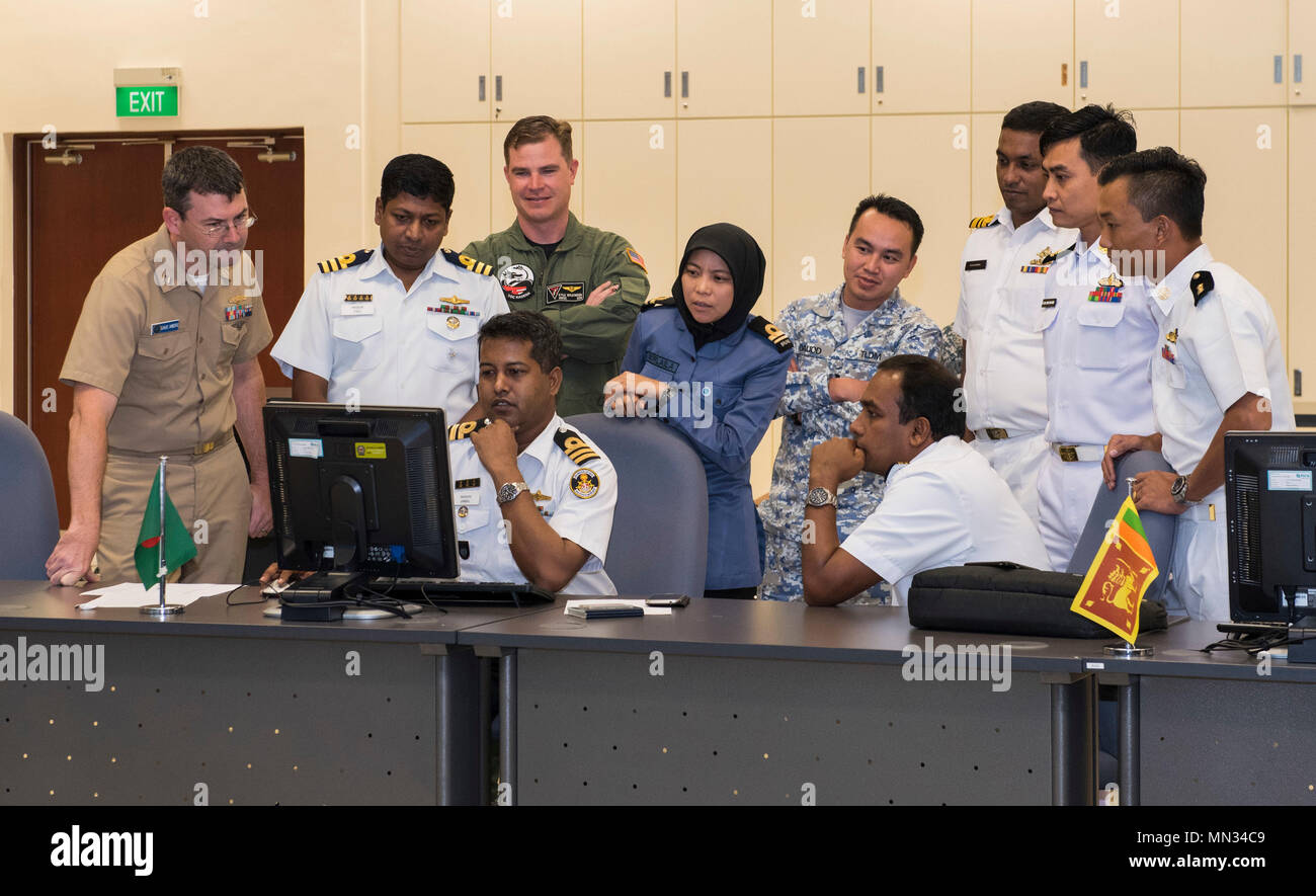 Myanmar navy officers hi-res stock photography and images - Alamy