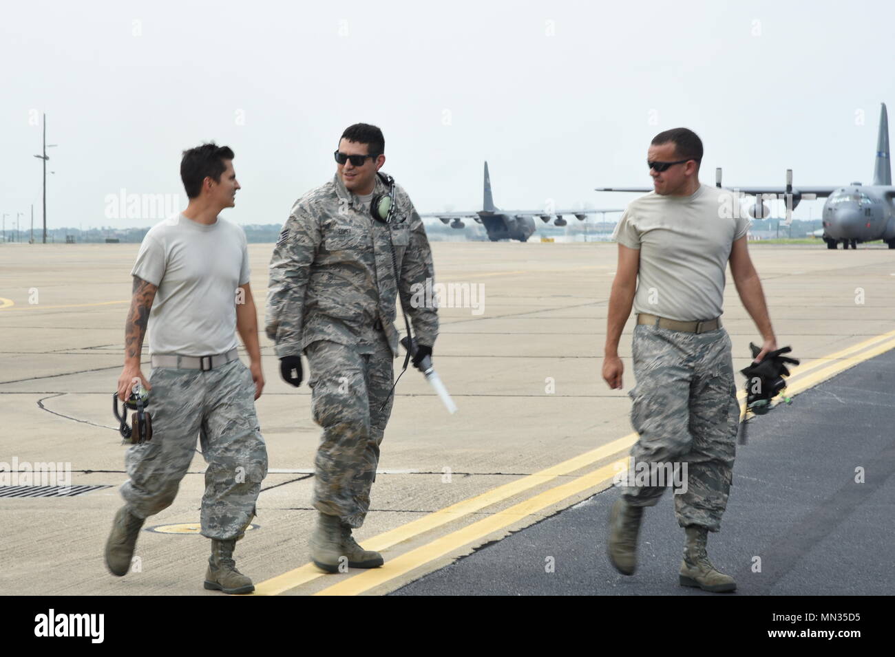 Airmen from the Texas Air National Guard’s 136th Airlift Wing at Naval ...
