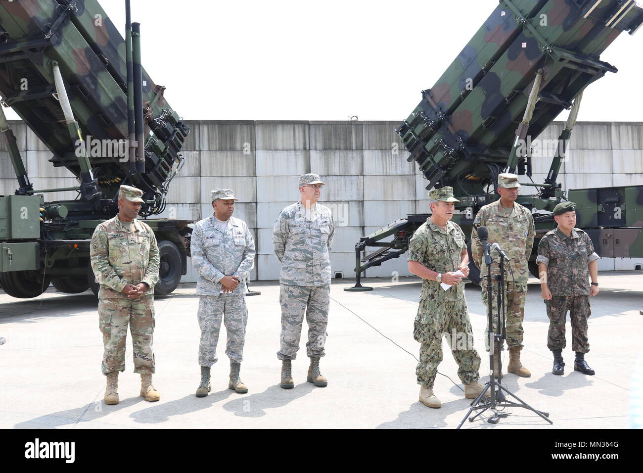 6 52 air defense artillery hi-res stock photography and images - Alamy
