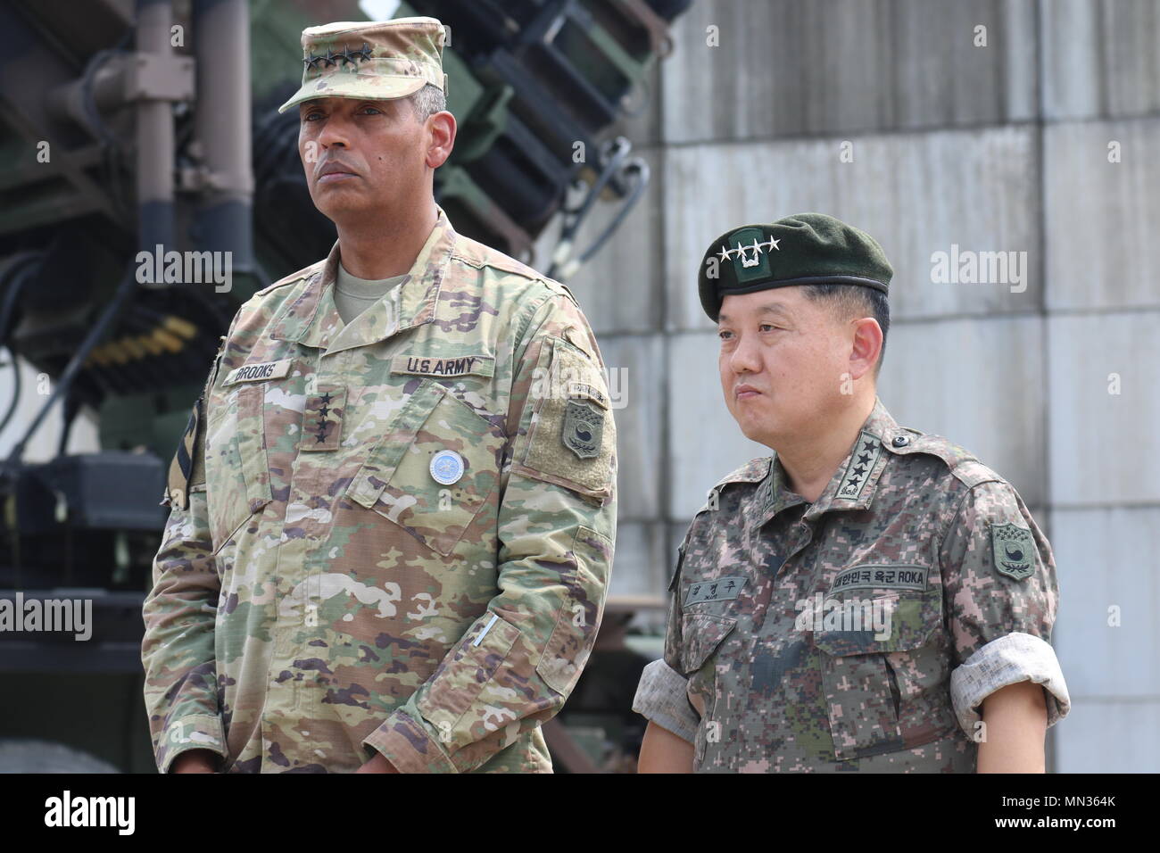 6 52 air defense artillery hi-res stock photography and images - Alamy