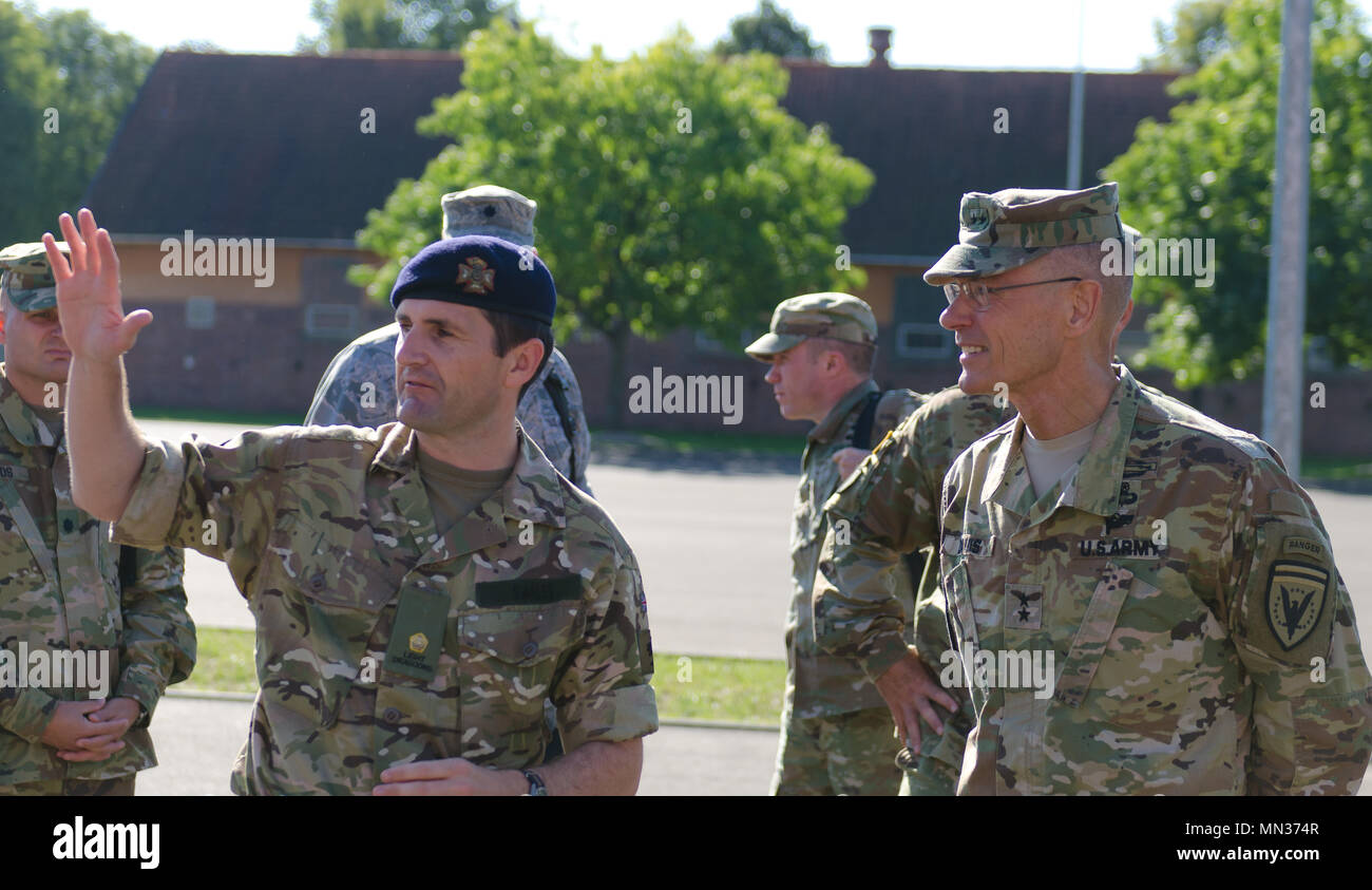 Major general gordon b davis jr hi-res stock photography and images - Alamy