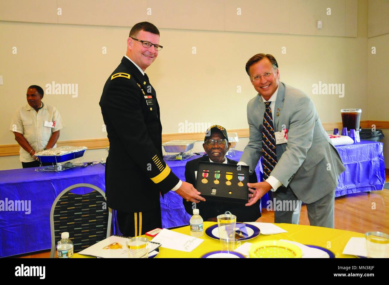 Congressman Dave Brat (right) along with Brig. Jeffrey Drushal, Chief ...