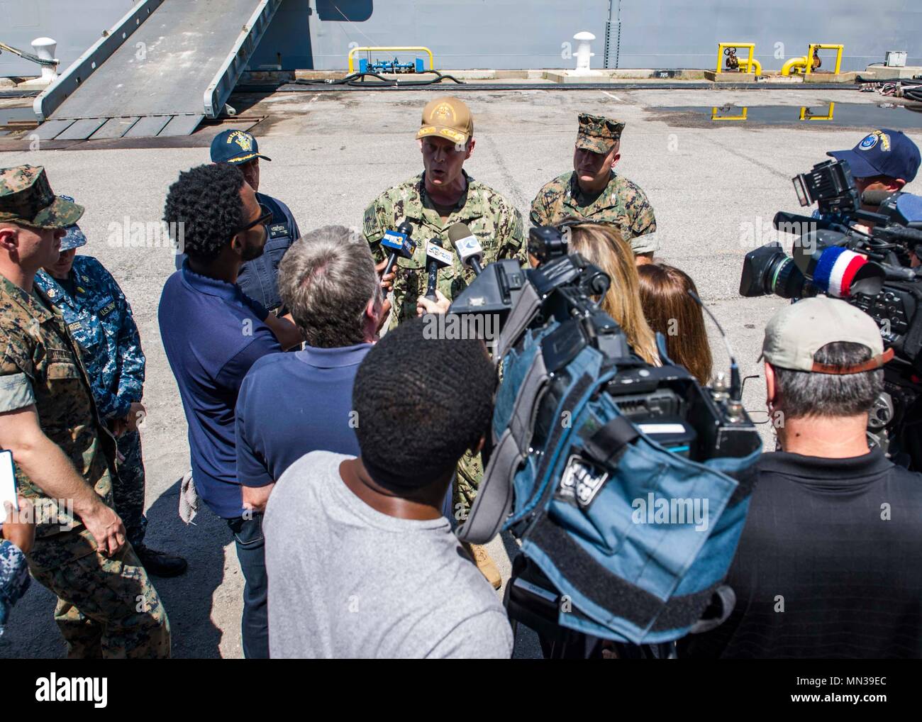 Commander Of Expeditionary Strike Group Esg 3 Stock Photos & Commander ...