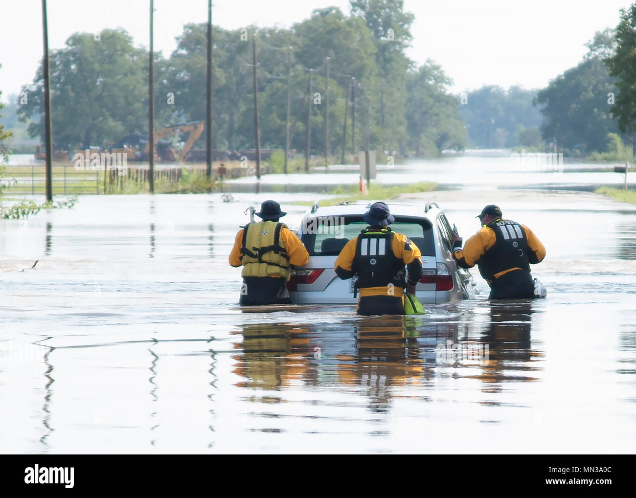 Members of New Jersey Task Force 1, conduct high water rescue ...