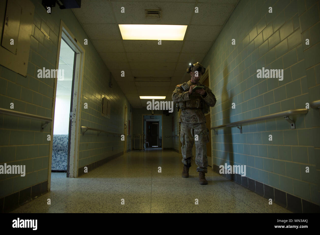 U.S. Army Staff Sgt. Eric Fitzgerald, 767th Explosive Ordnance (EOD ...