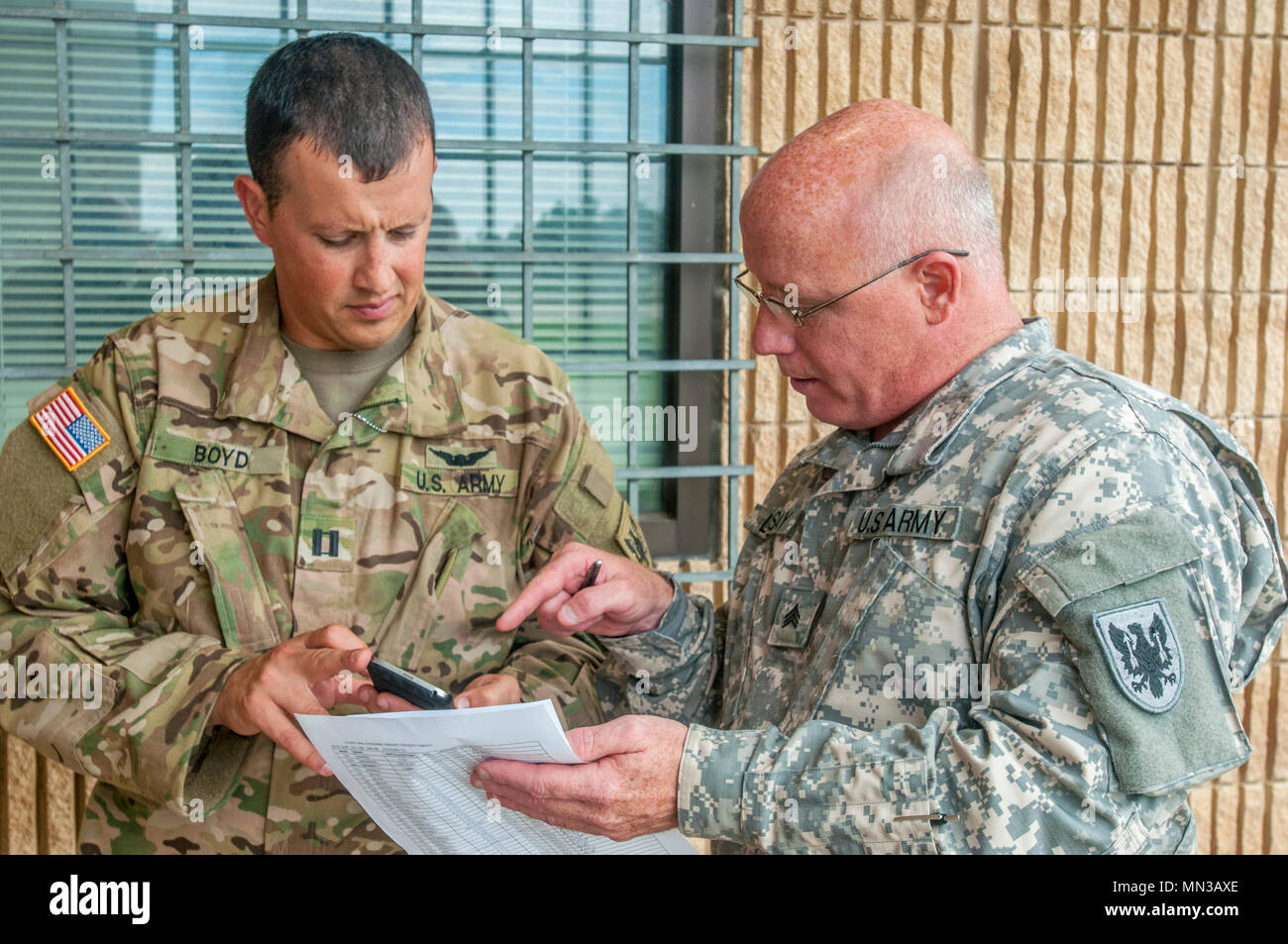 U.S. Army Reserve Sgt. Jerome Lindsay, Headquarters and Headquarters ...