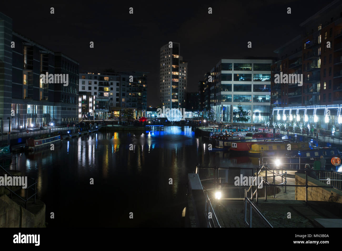 Moon in dock hi-res stock photography and images - Alamy