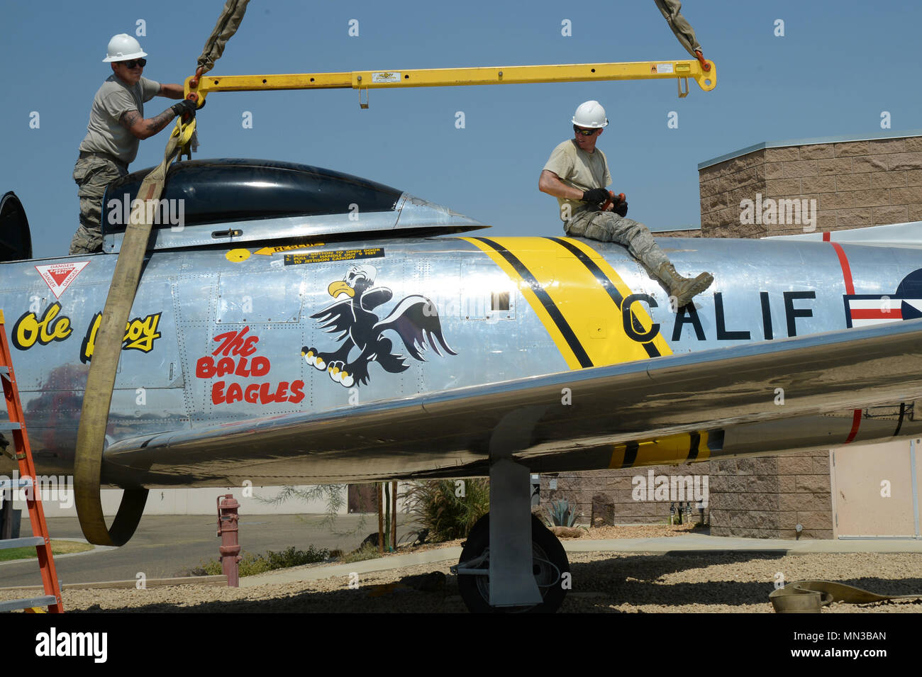 U.S. Air Force Tech. Sgt. Keith Ward (left) jet engine mechanic and ...