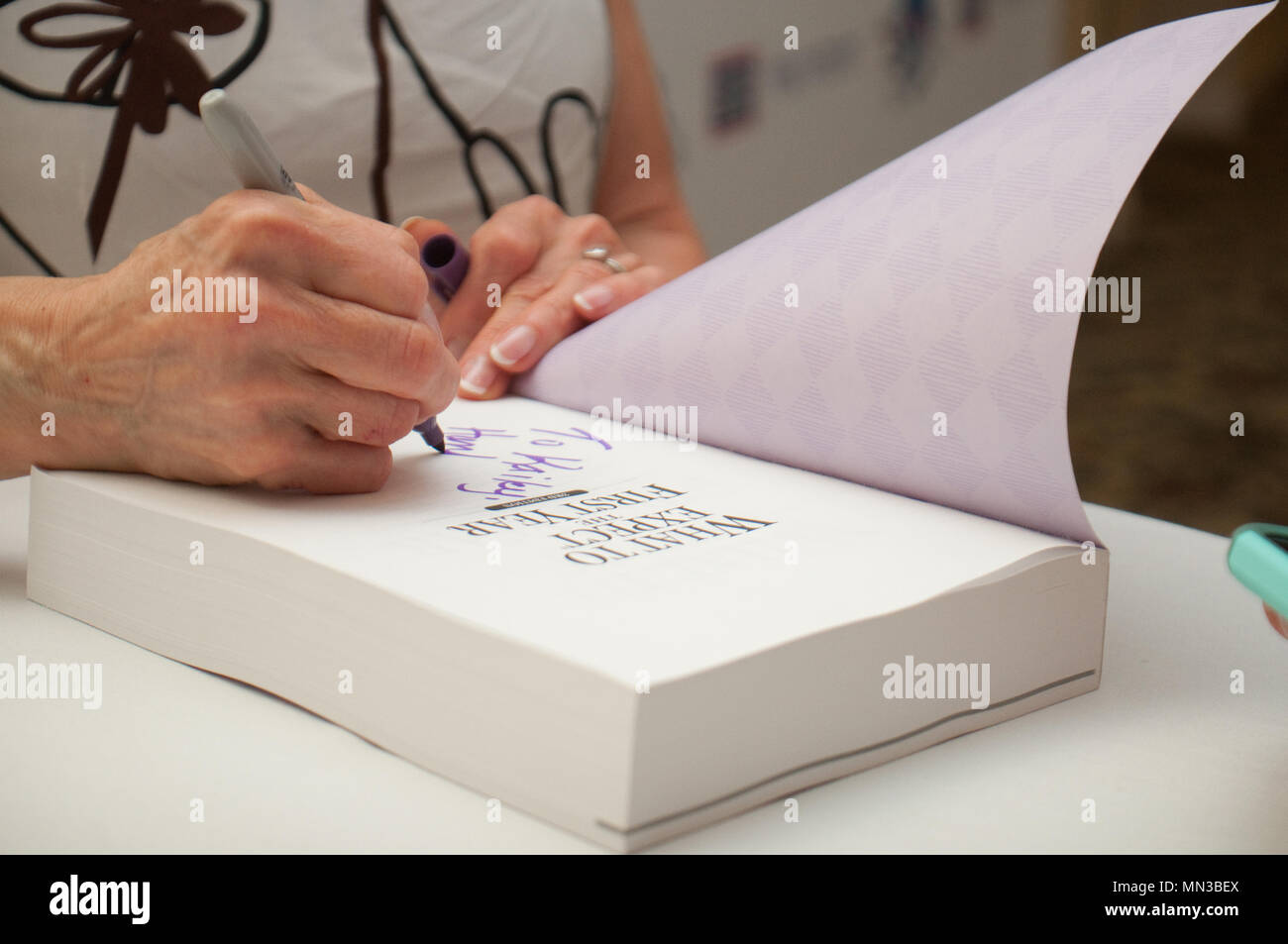 Heidi gardner hi-res stock photography and images - Alamy