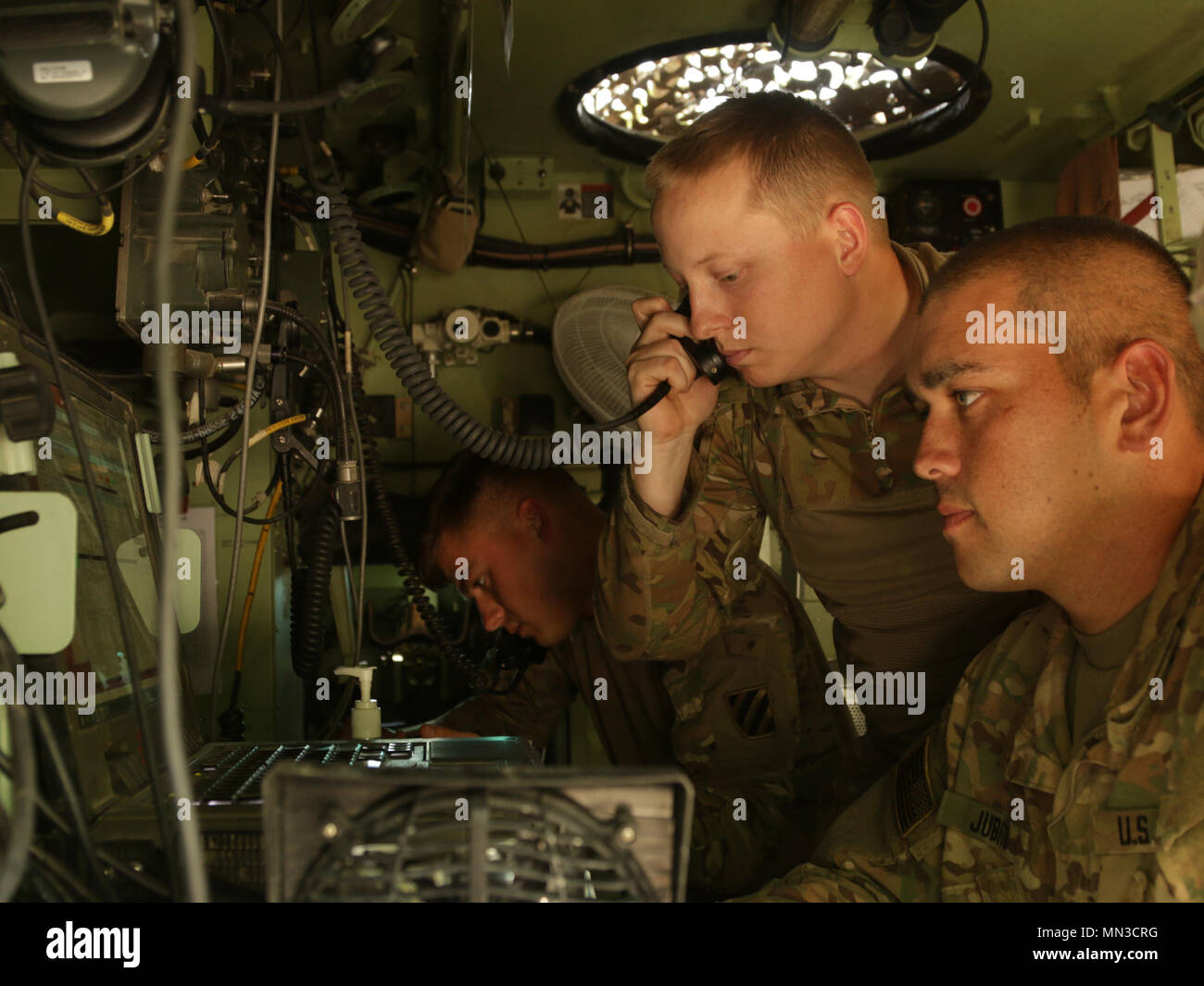 Soldiers from Alpha Battery, 1st Battalion, 41st Field Artillery ...