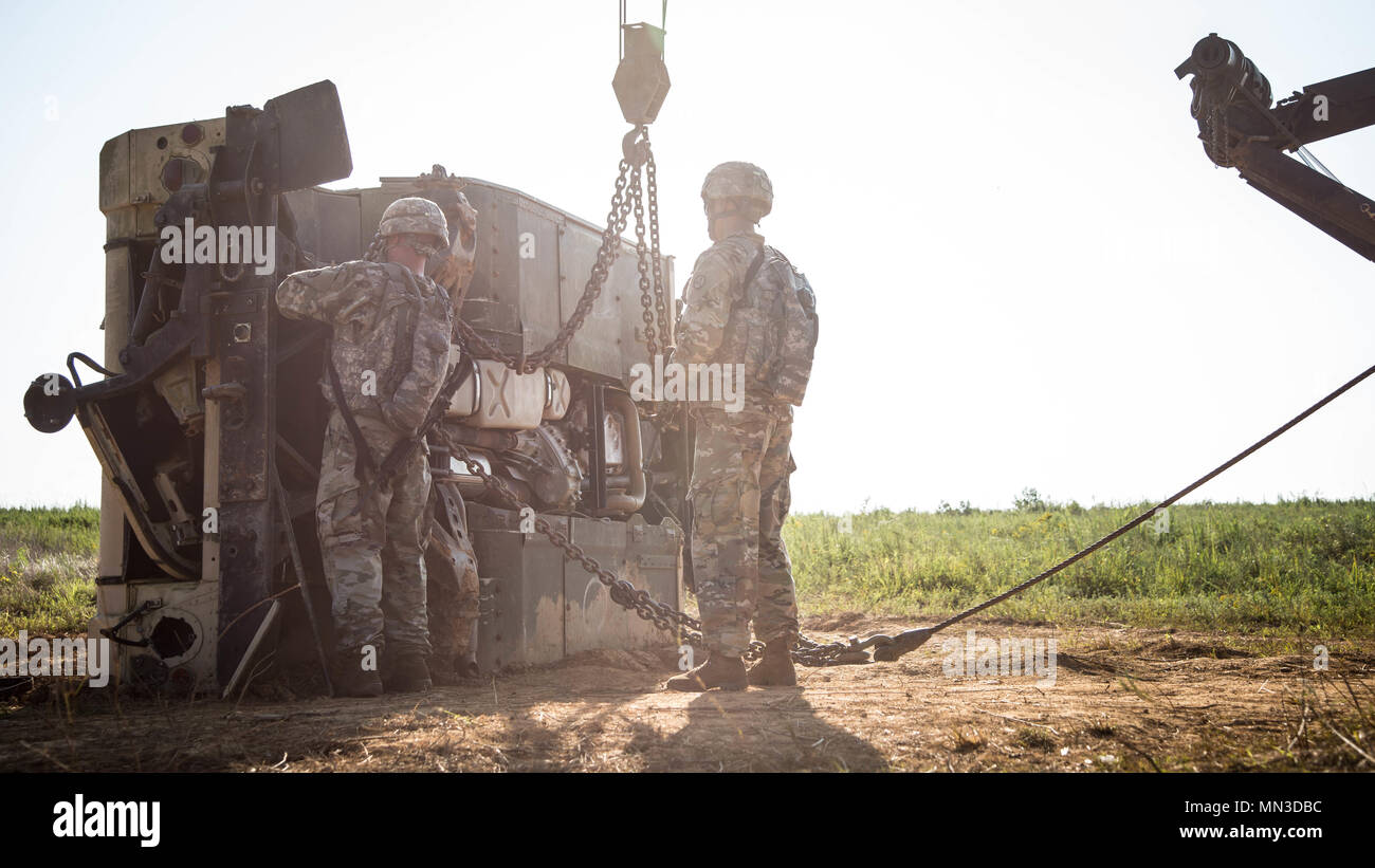 U.S. Soldiers, assigned to 264th Combat Sustainment Support Battalion ...
