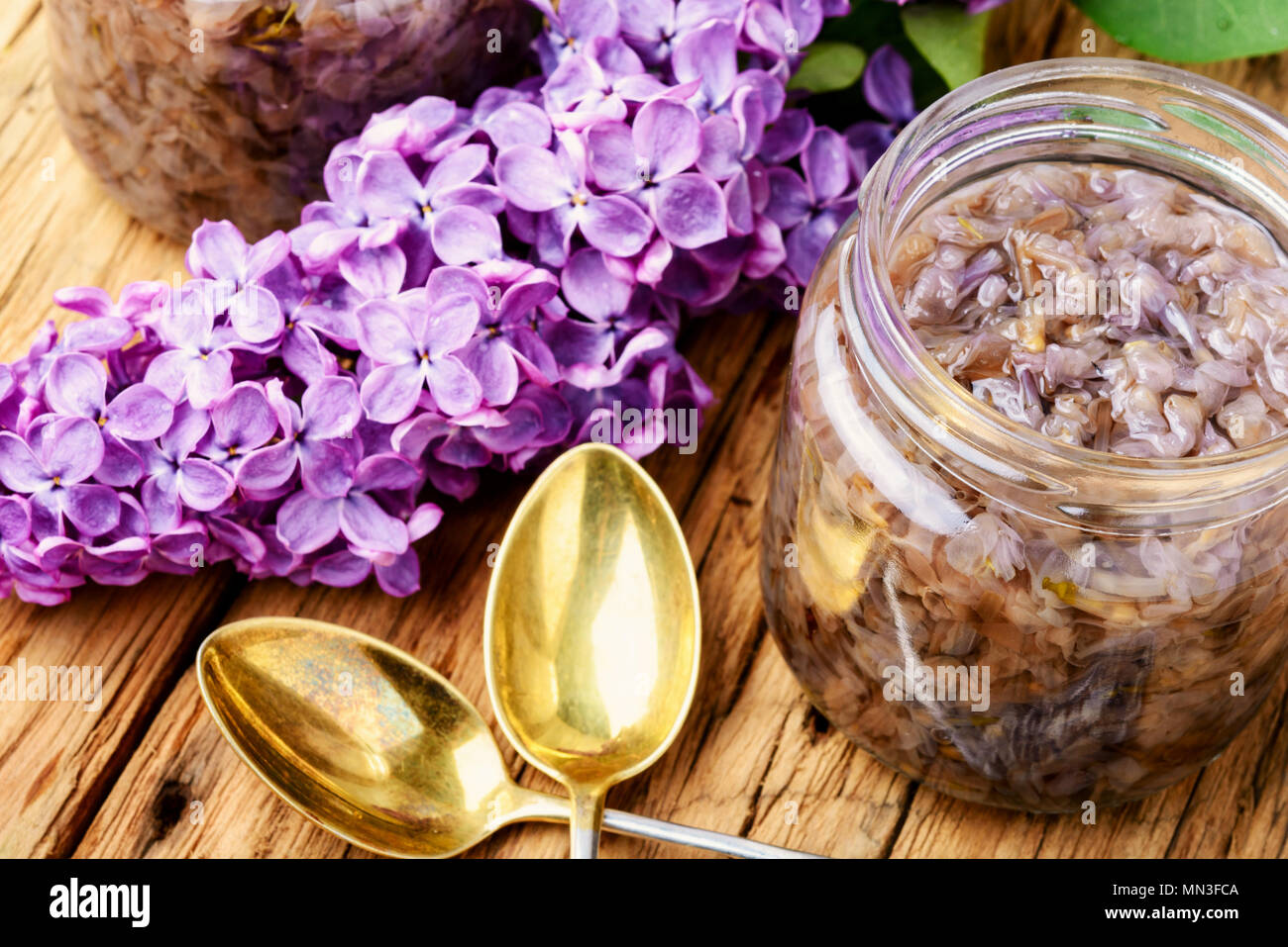 Spring flowers jam jar hi-res stock photography and images - Alamy