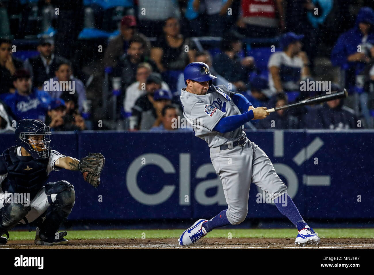 Tim Locastro de los dodgers, durante el partido de beisbol de los ...