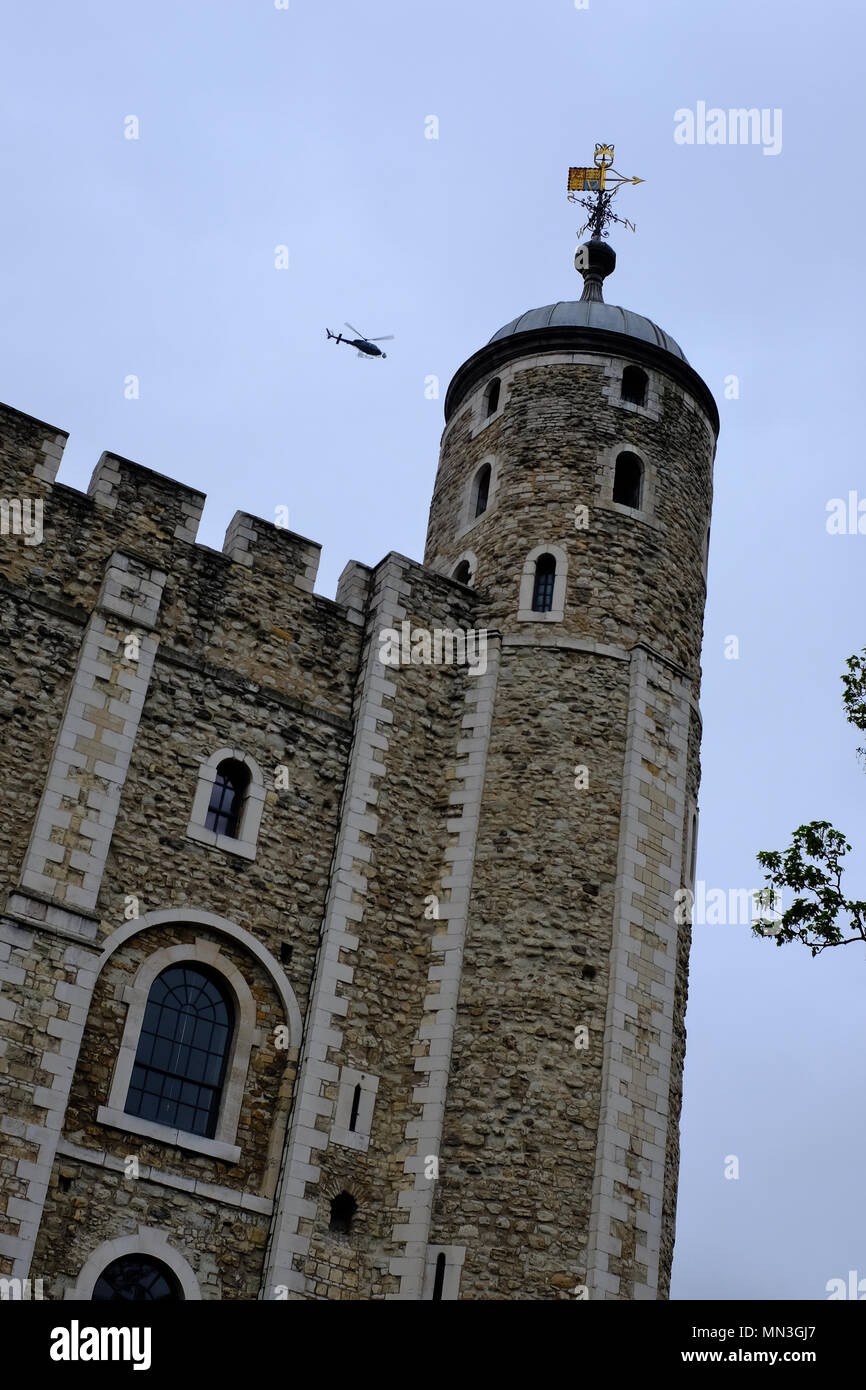 Helicopter London Tower Stock Photos & Helicopter London Tower Stock ...