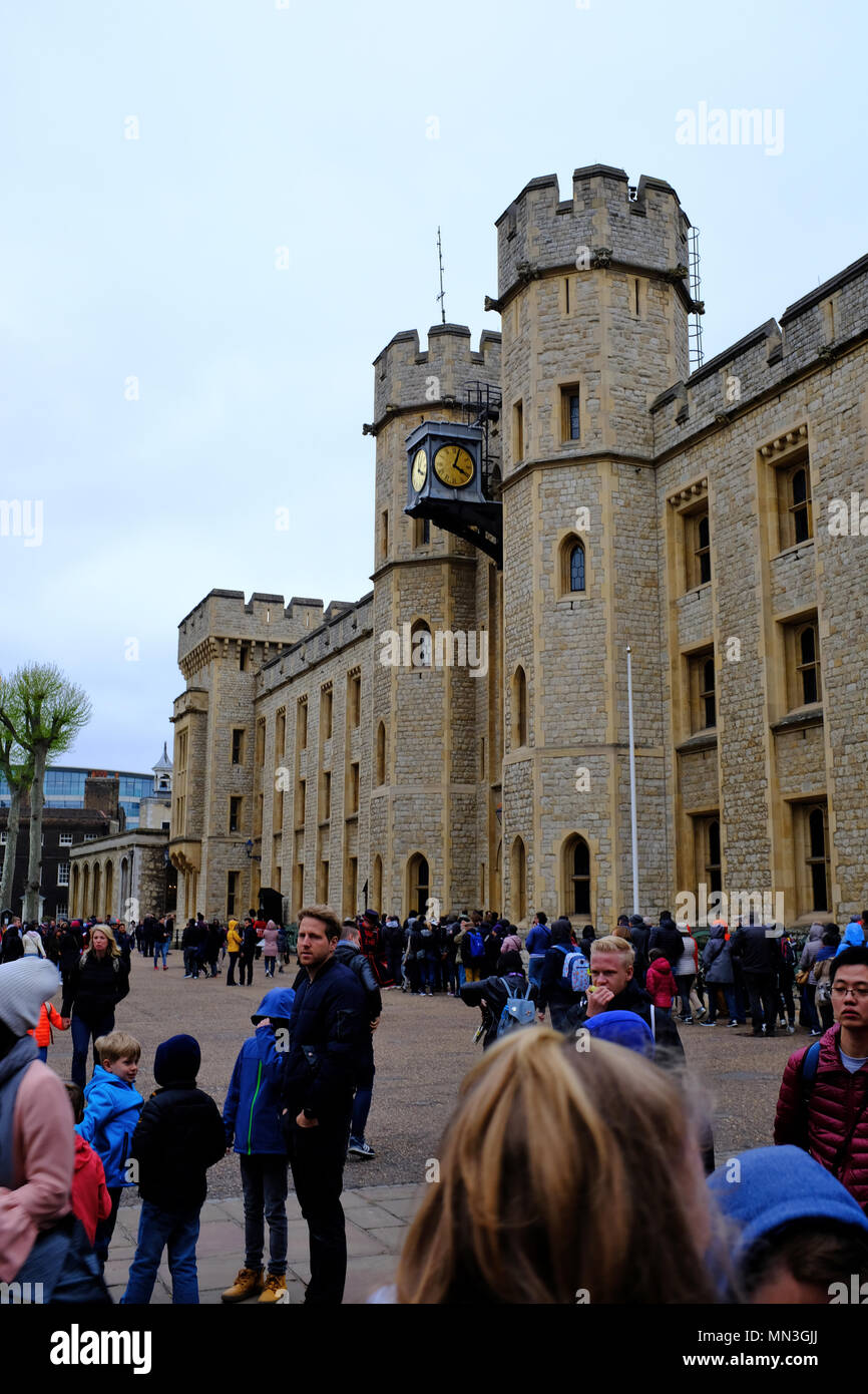 Queue tower of london hi-res stock photography and images - Alamy