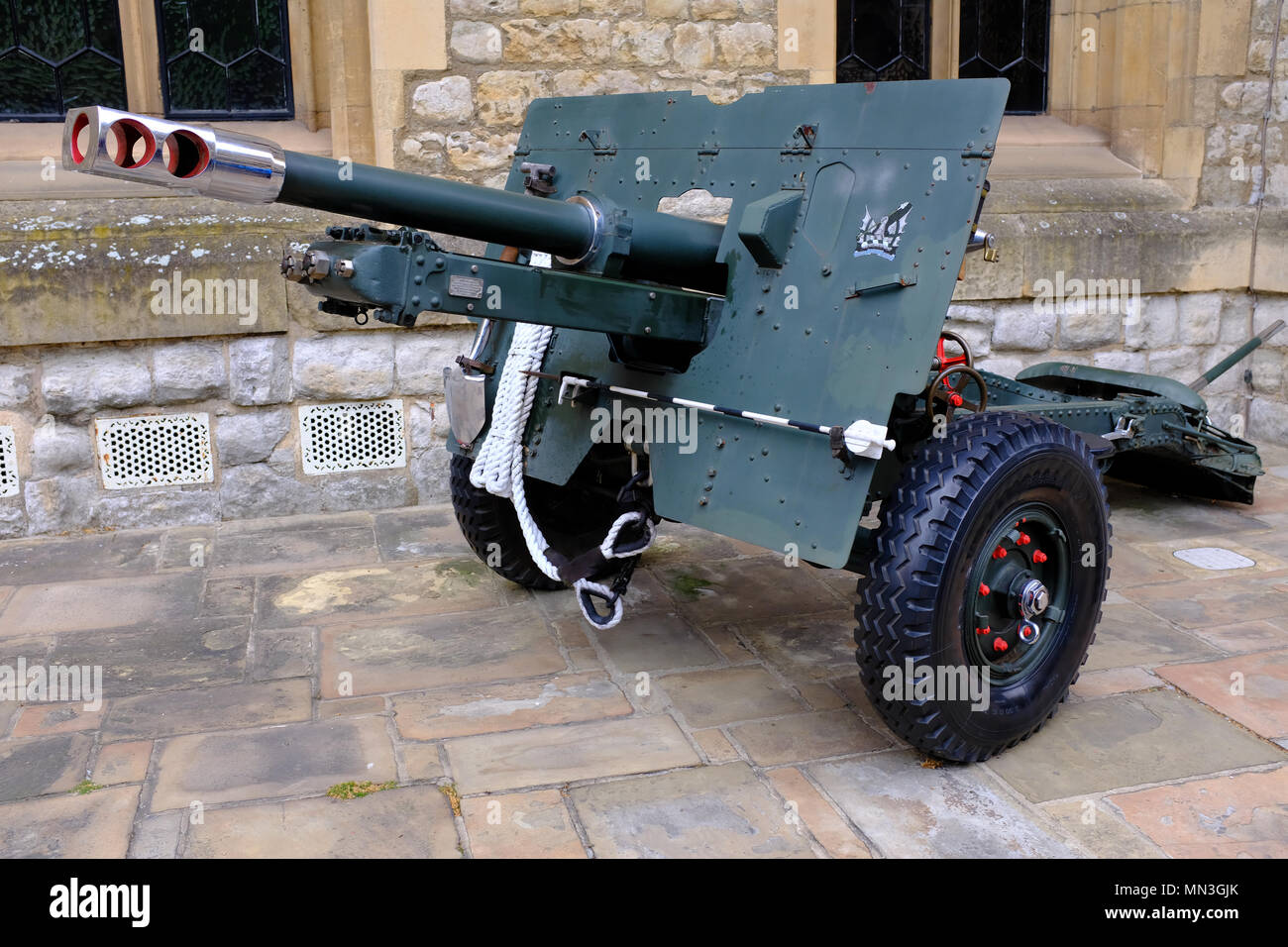 Gun at The Tower of London UK Stock Photo - Alamy