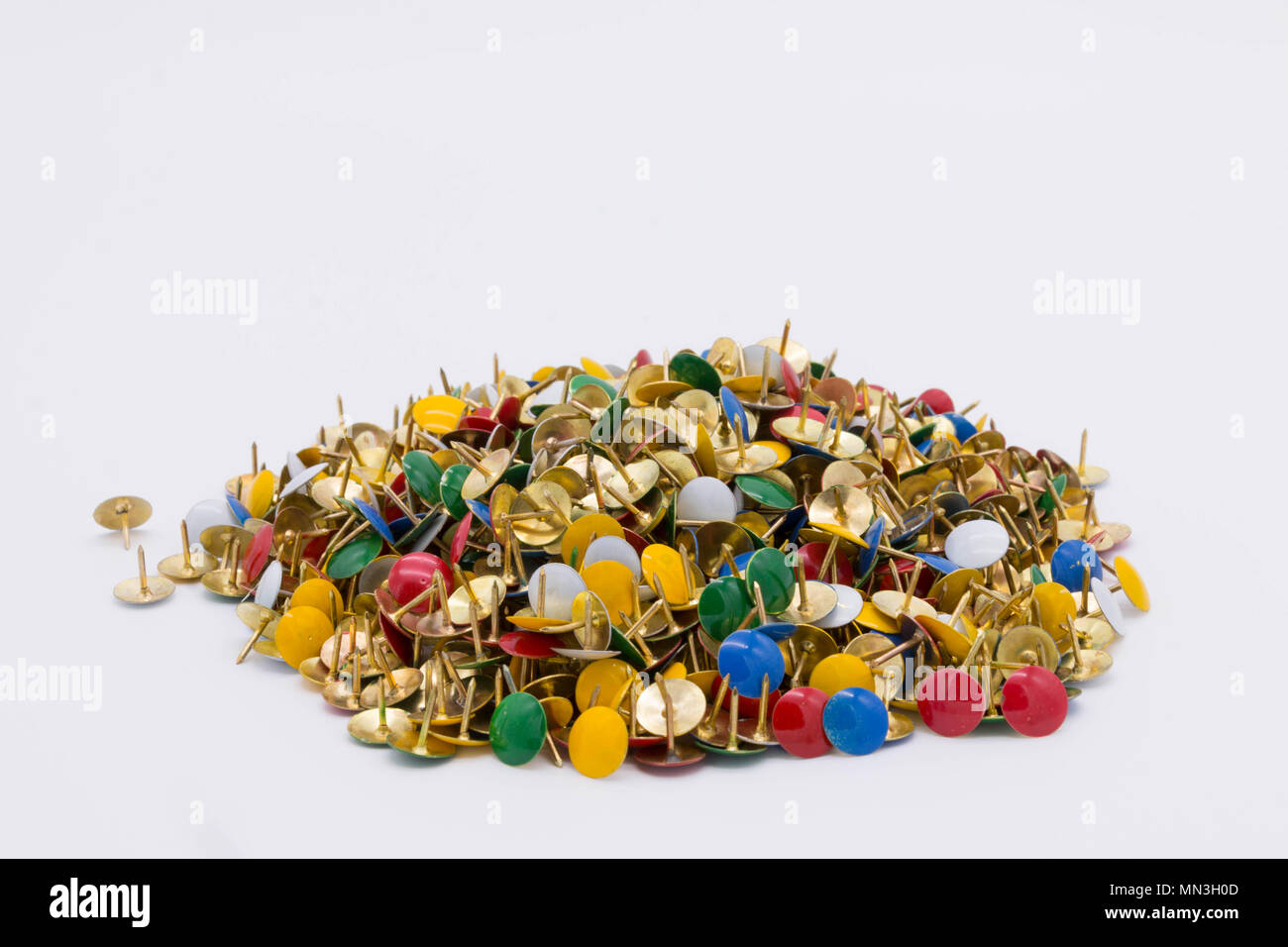 Gold thumbtacks hi-res stock photography and images - Alamy