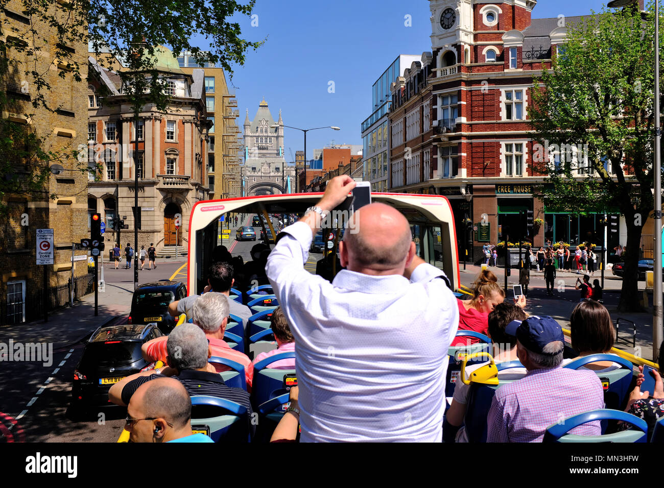 London open top bus view hi-res stock photography and images - Alamy