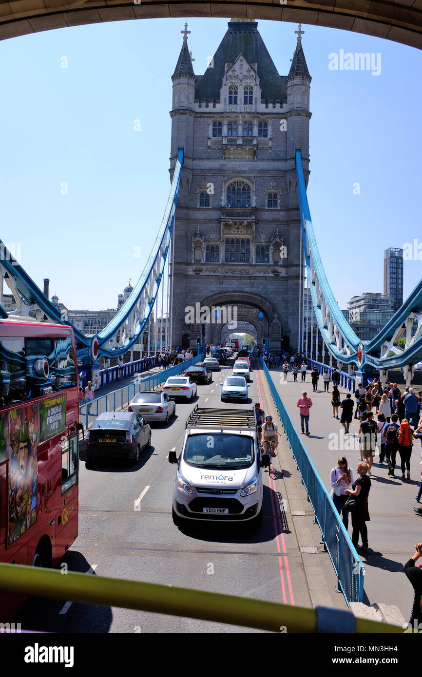 Open top bus tower bridge hi-res stock photography and images - Alamy