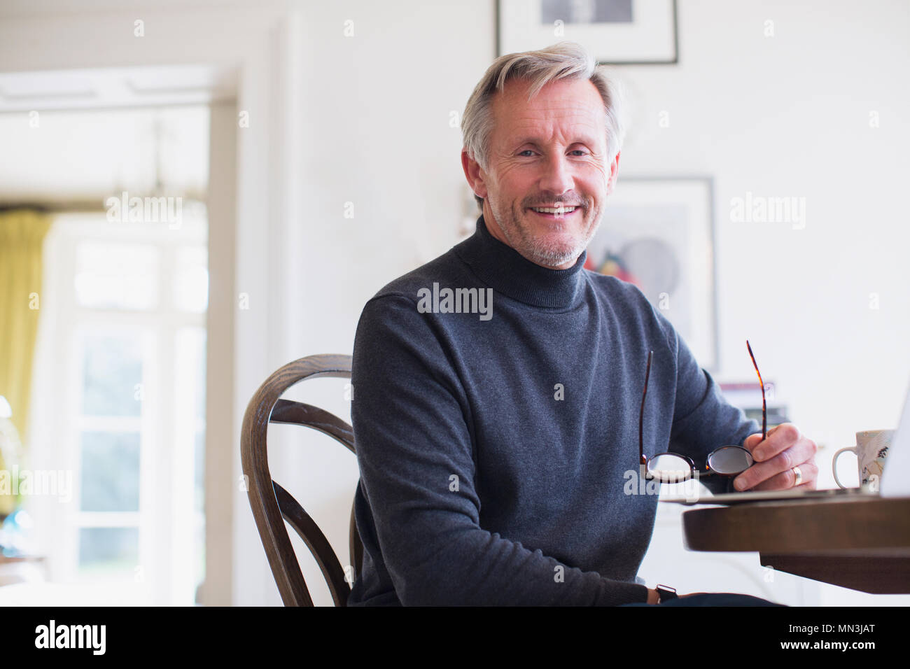 Man dining table hi-res stock photography and images - Alamy