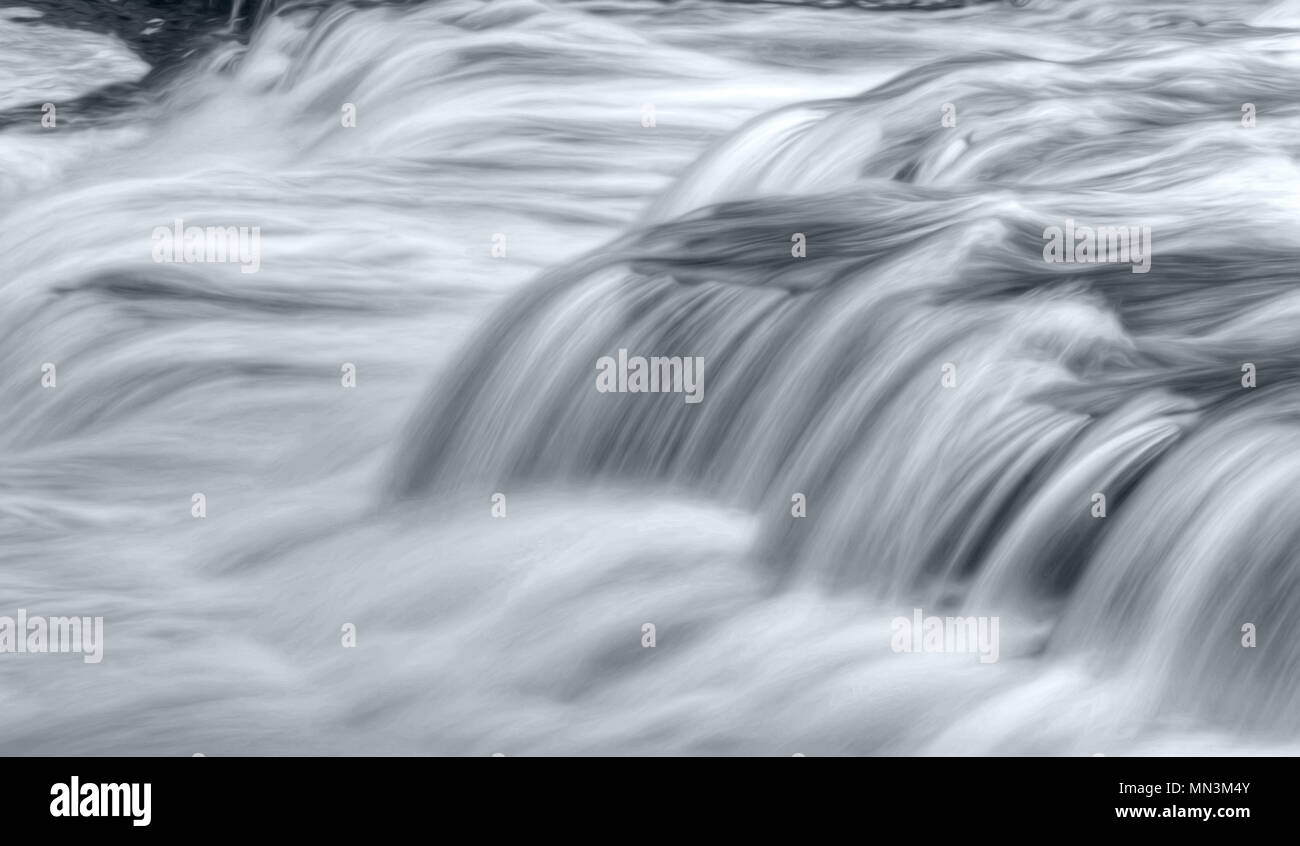 High water flow hi-res stock photography and images - Alamy