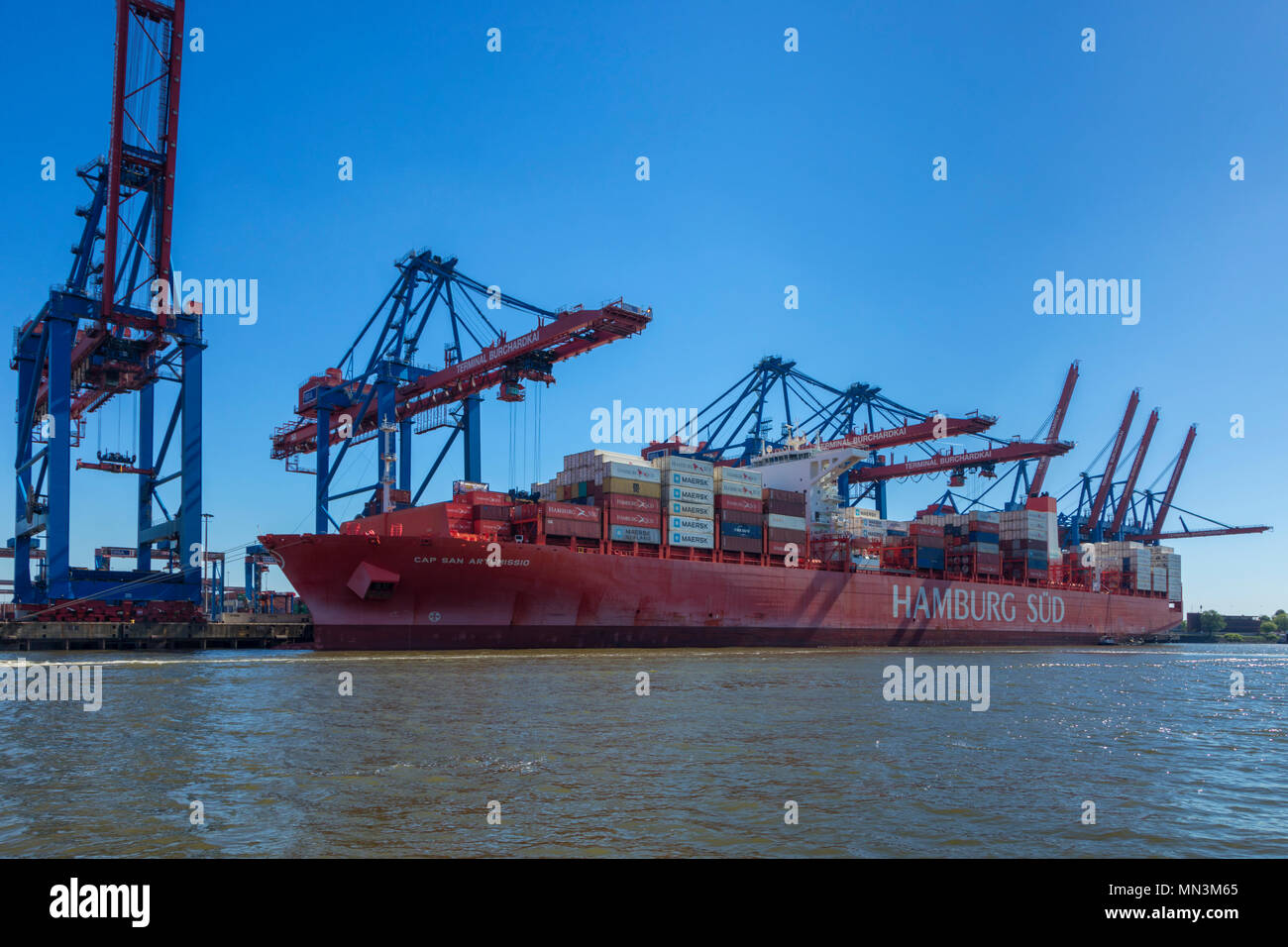 Container ship CAP SAN ARTEMISSIO, owned by shipping company HAMBURG ...