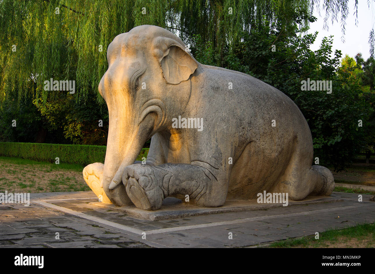 Chinese elephant hi-res stock photography and images - Alamy