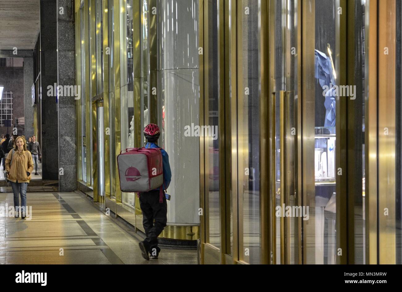 Foodora delivery man hi-res stock photography and images - Alamy