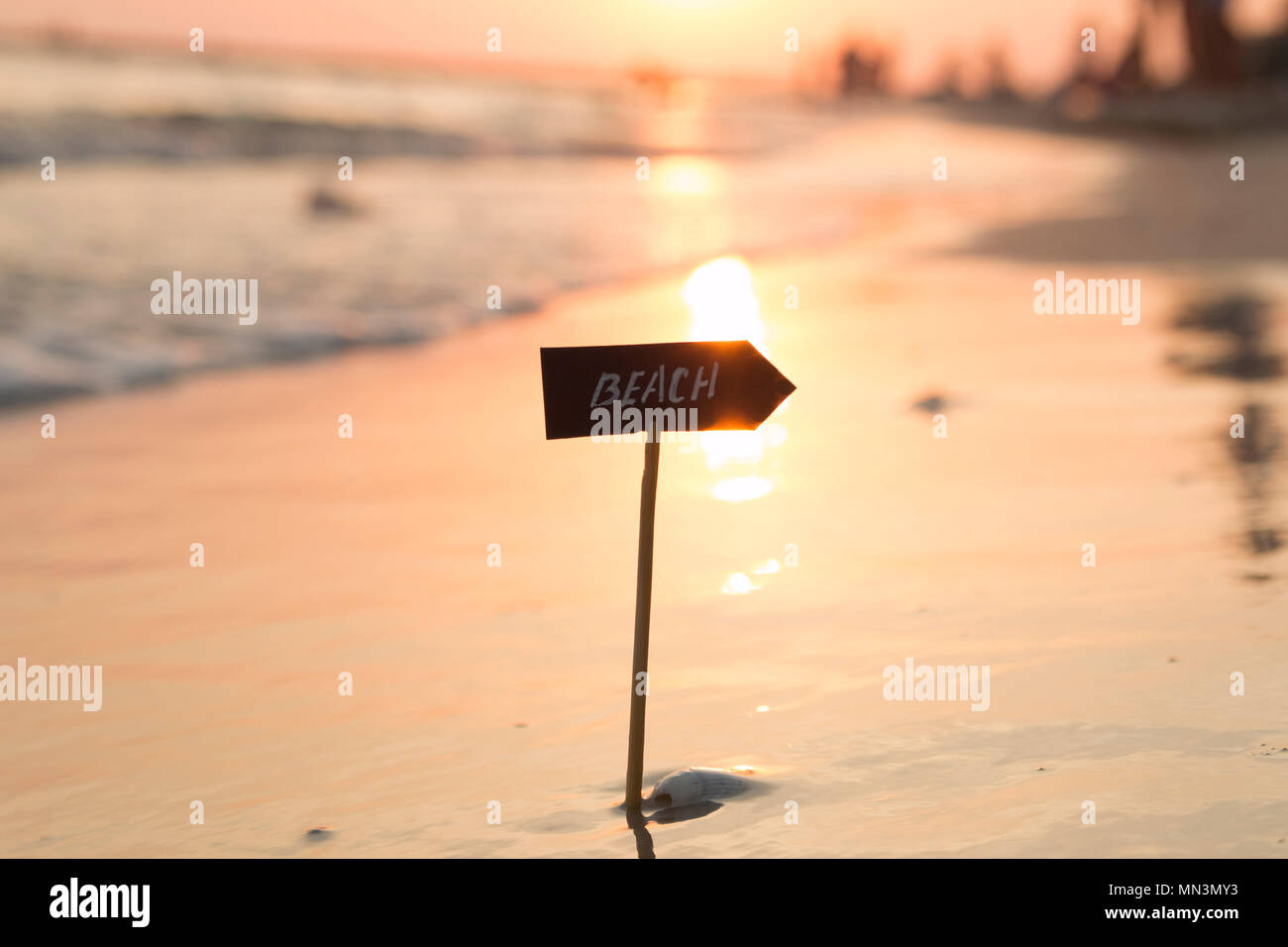 Sign water ocean hi-res stock photography and images - Alamy