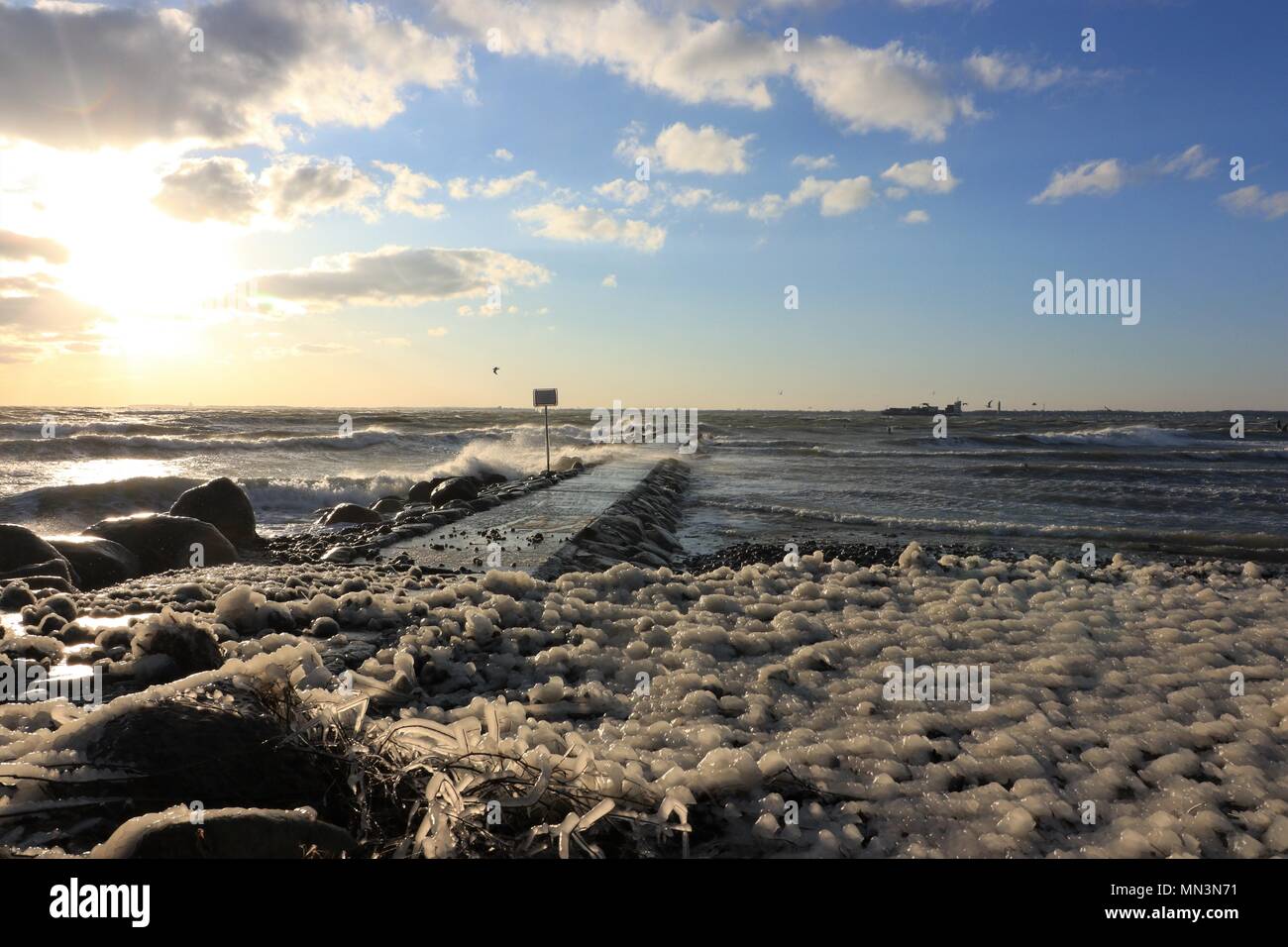 Winter seascape sun rays hi-res stock photography and images - Alamy