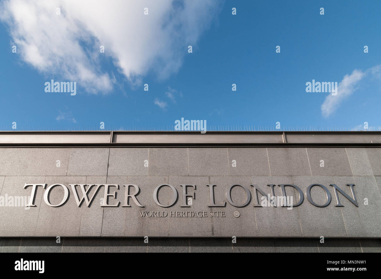 Tower Of London Remembers Logo