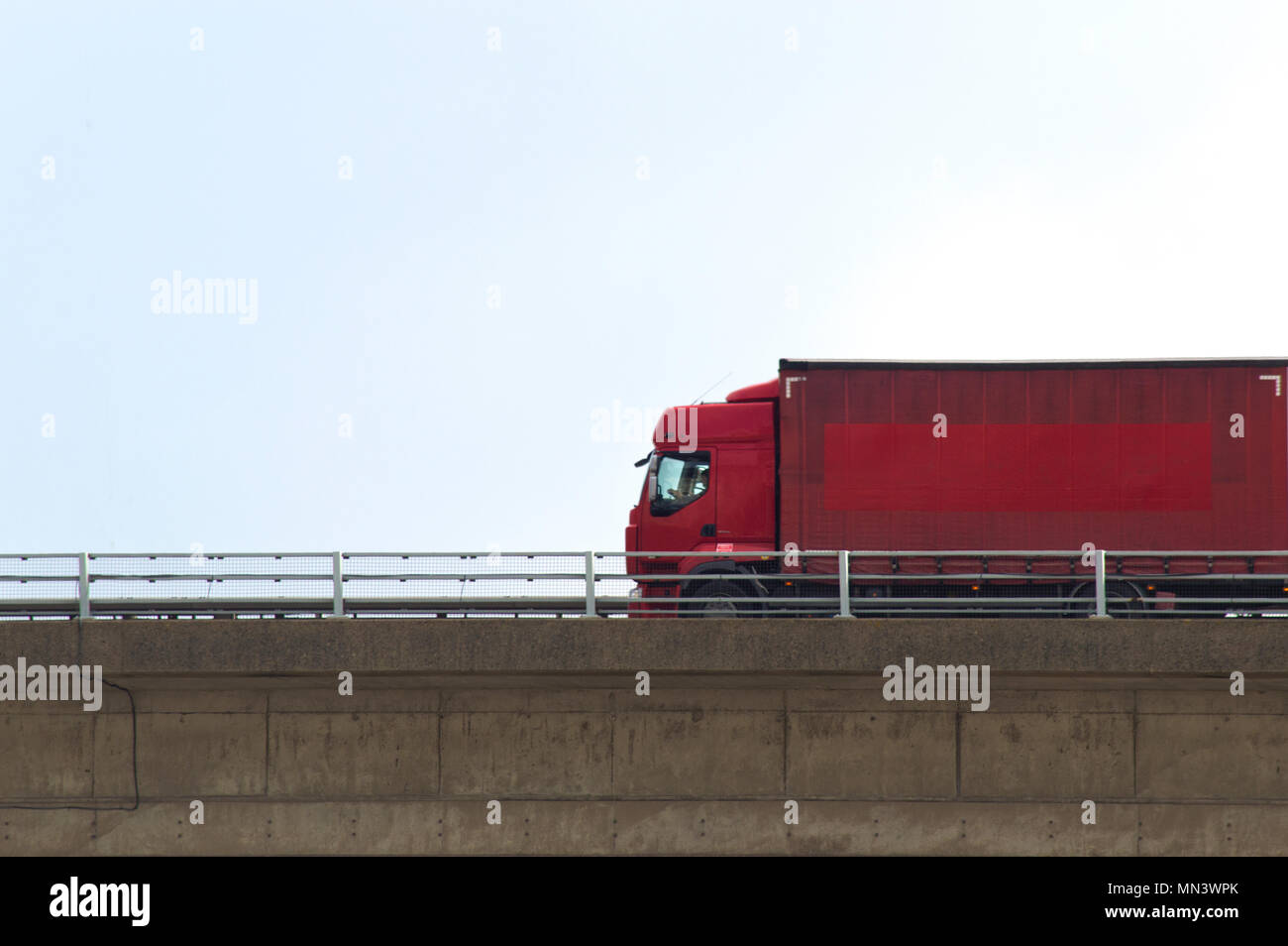 Red lorry hi-res stock photography and images - Alamy