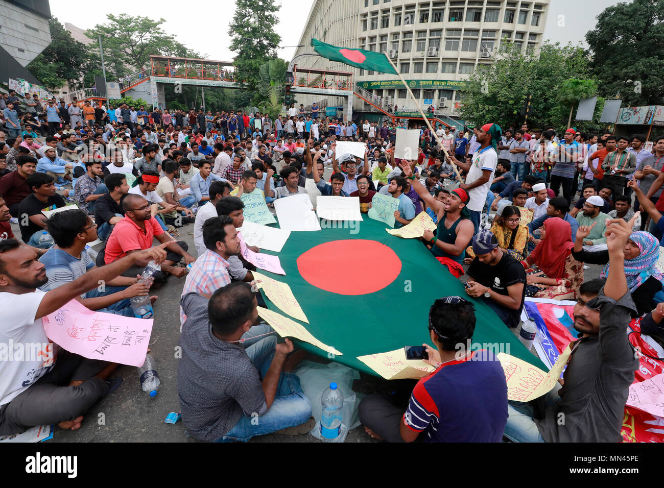 Dhaka, Bangladesh - May 14, 2018, Dhaka University students Protesters ...