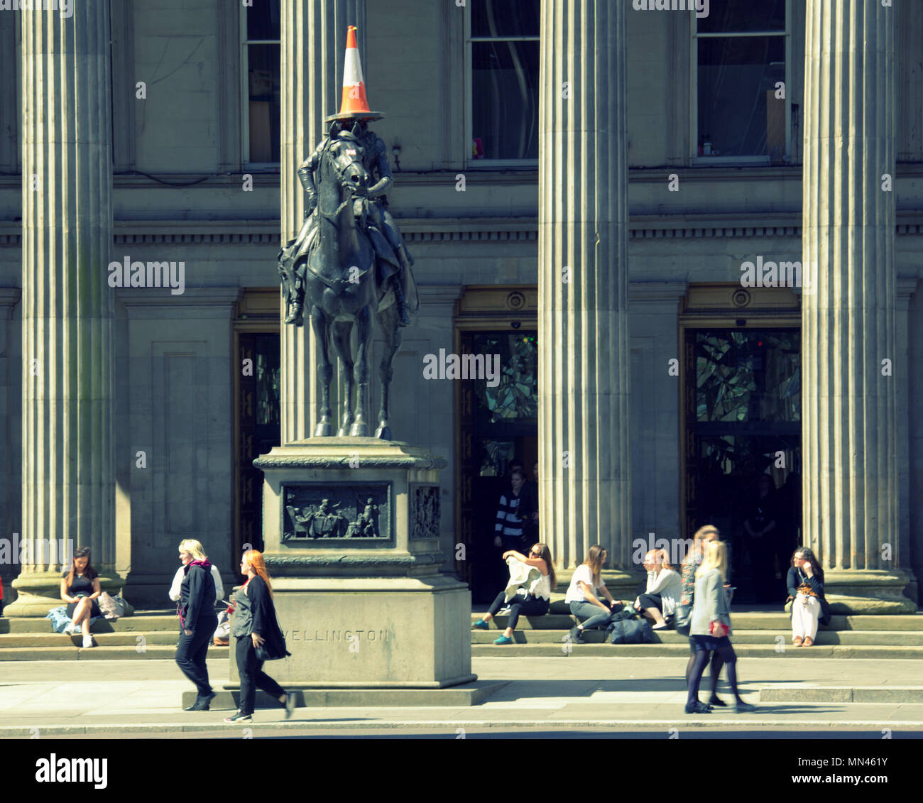 Glasgow, Scotland, UK 14th May.UK Weather Summer weather if not taps ...