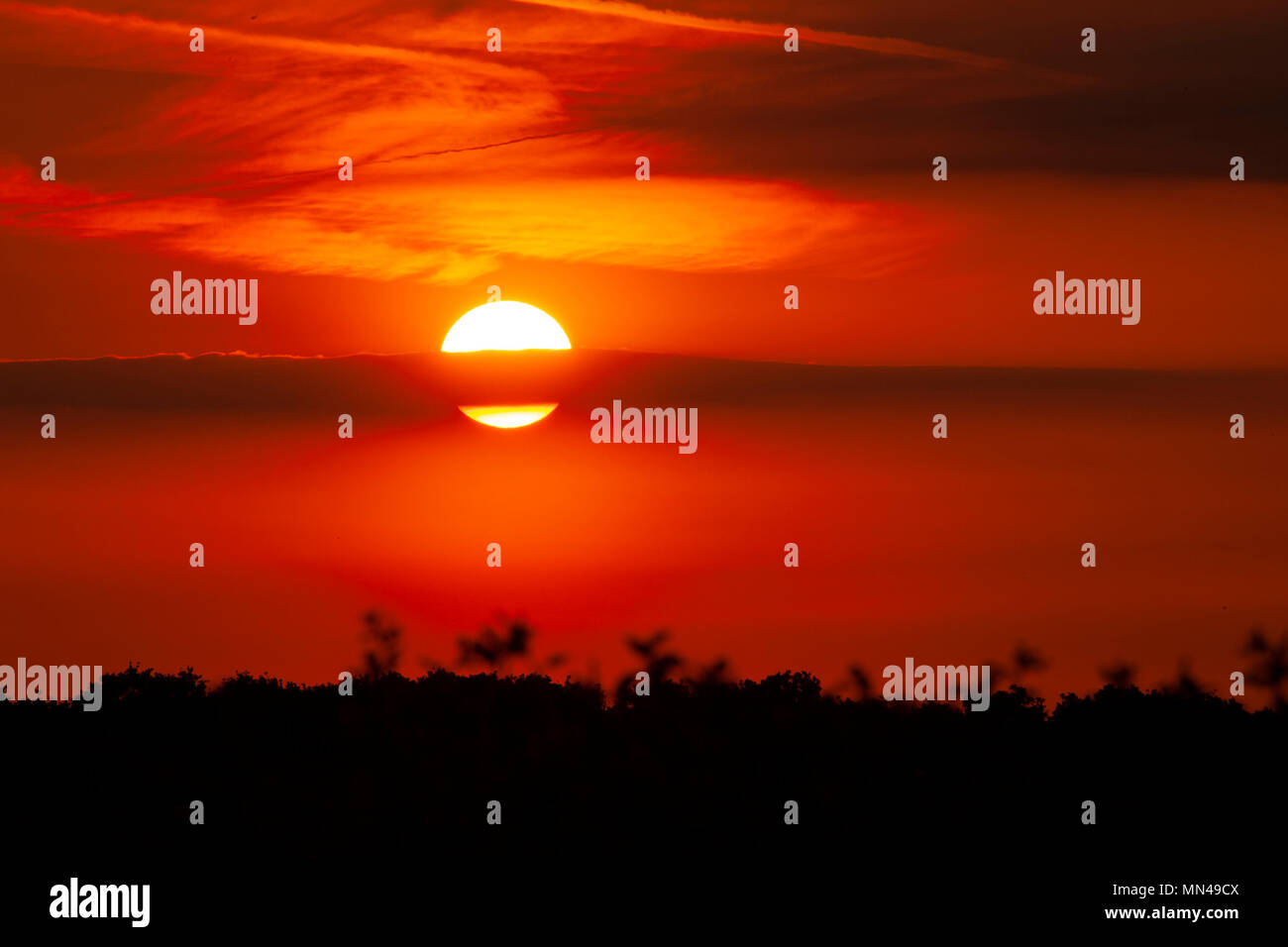 Countryside sunset, kent, uk Stock Photo - Alamy