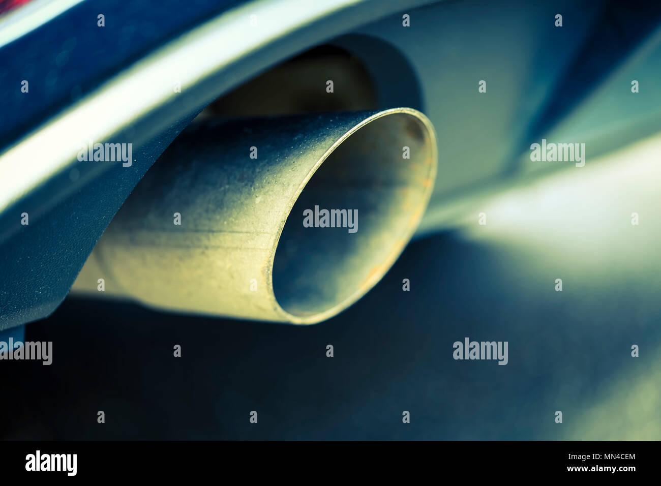 Auspuff abgase hi-res stock photography and images - Alamy