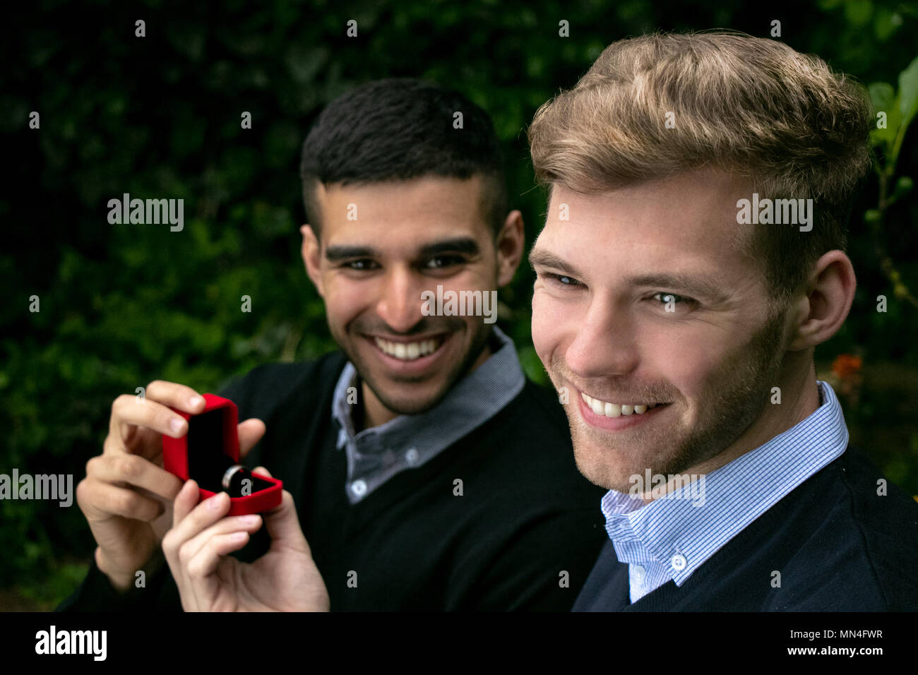 Proposal ring gay hi-res stock photography and images - Alamy