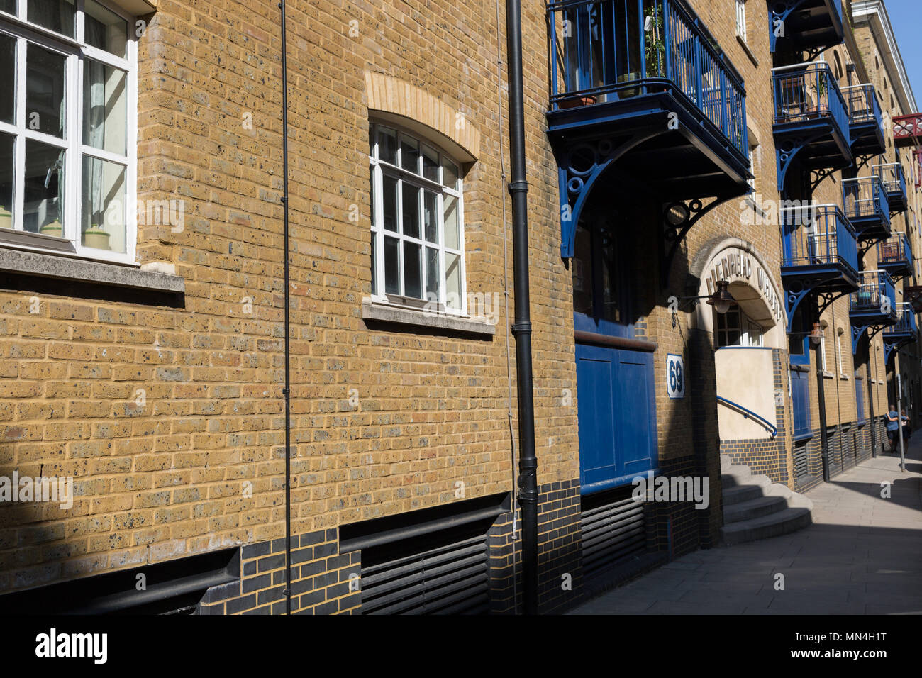 Pierhead Wharf High Resolution Stock Photography and Images - Alamy